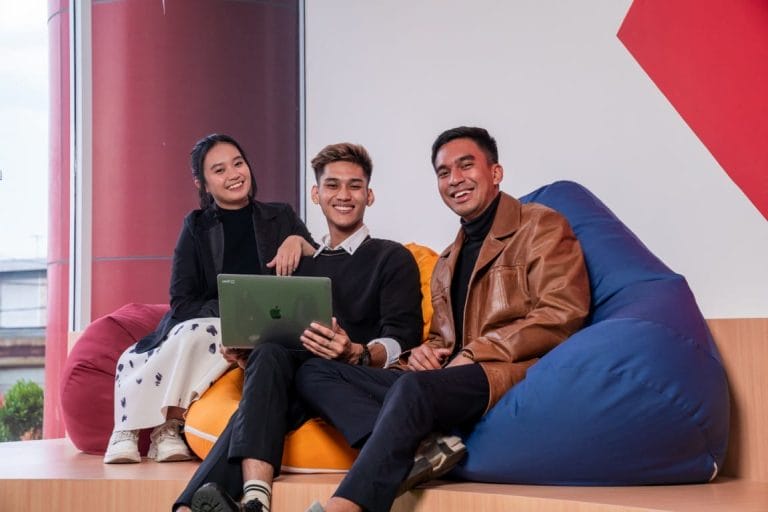 Apa Itu MBKM dan apa Manfaatnya? Mahasiswa Keren Harus Tahu!